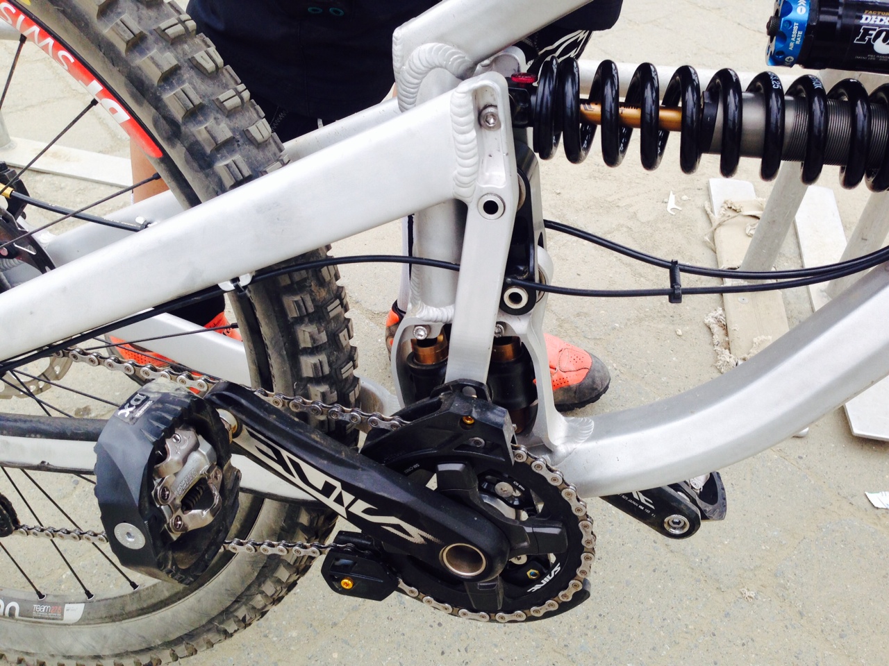 Prototype Yeti DH Bike with Switch Infinity Suspension - Prototype Yeti ...