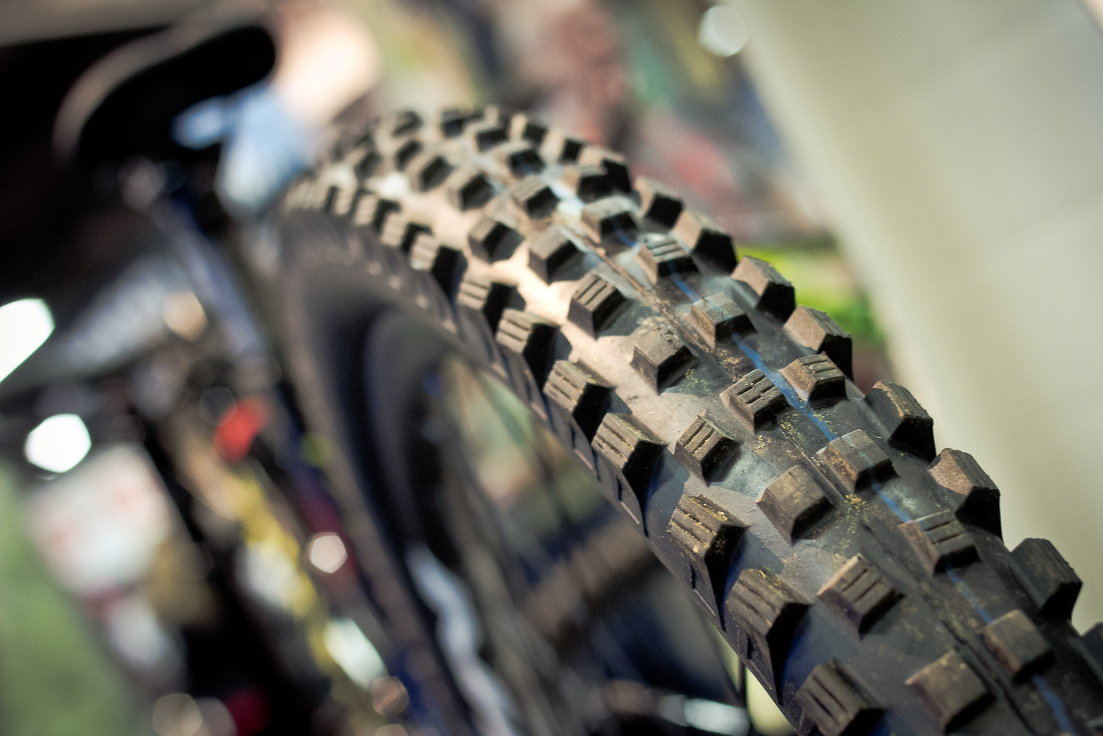 Schwalbe Magic Mary Tire - Pro Bike: Steve Smith's Devinci Wilson 27.5 ...