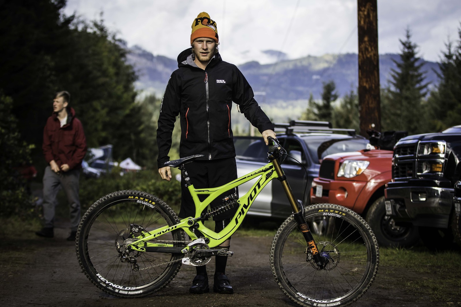 Bernard Kerr with his Pivot Phoenix - PIT BITS - Port Angeles ProGRT ...