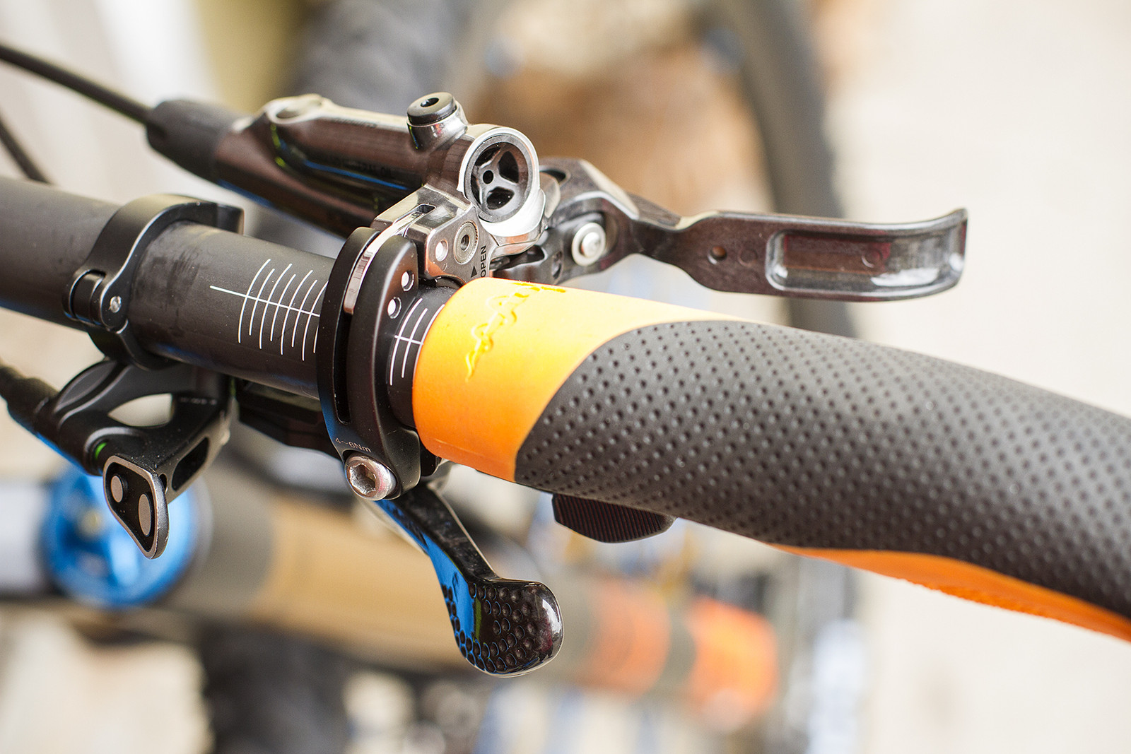 Shimano XTR Shifter/Lever Mount - Legend Bike Check: Hans Rey's GT ...