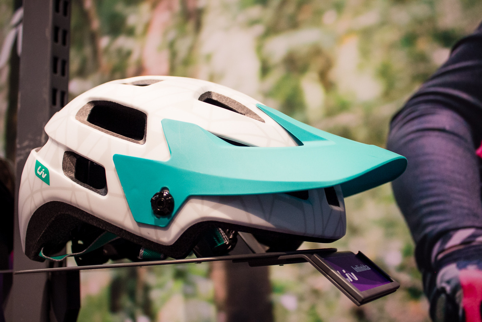 2016 Liv Women's Gear and Apparel - 2016 Women's Bikes and Gear at ...