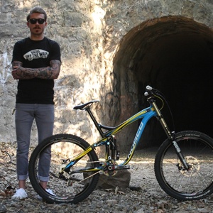 Duncan Riffle's Team Dirt / Norco Aurum - Mountain Biking Pictures ...