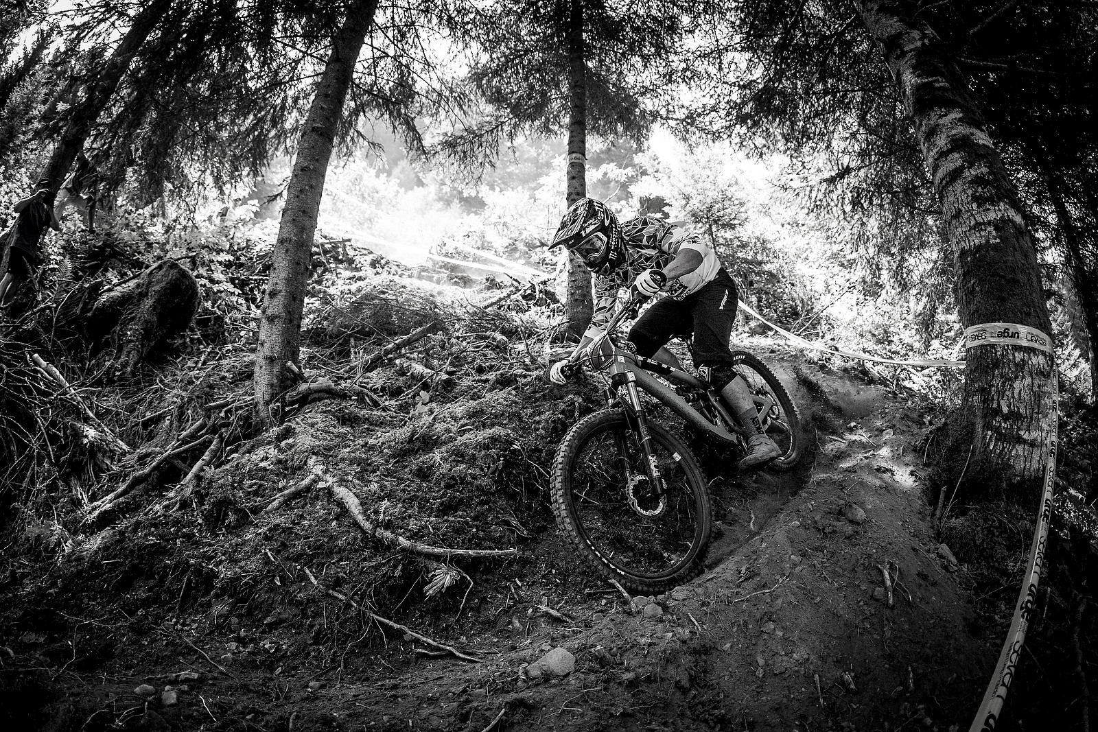 Enduro World Series Unveils 2016 Calendar - Mountain Bike Press Release ...
