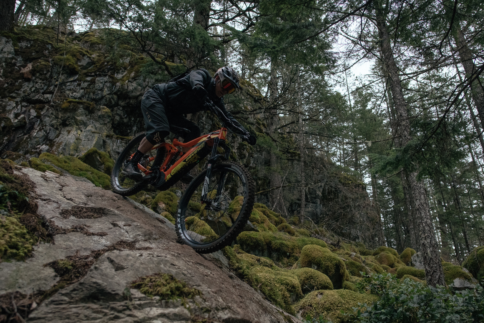 Kenny Smith, Gnar BC Shredding, Devinci's New e-Bike - sspomer ...