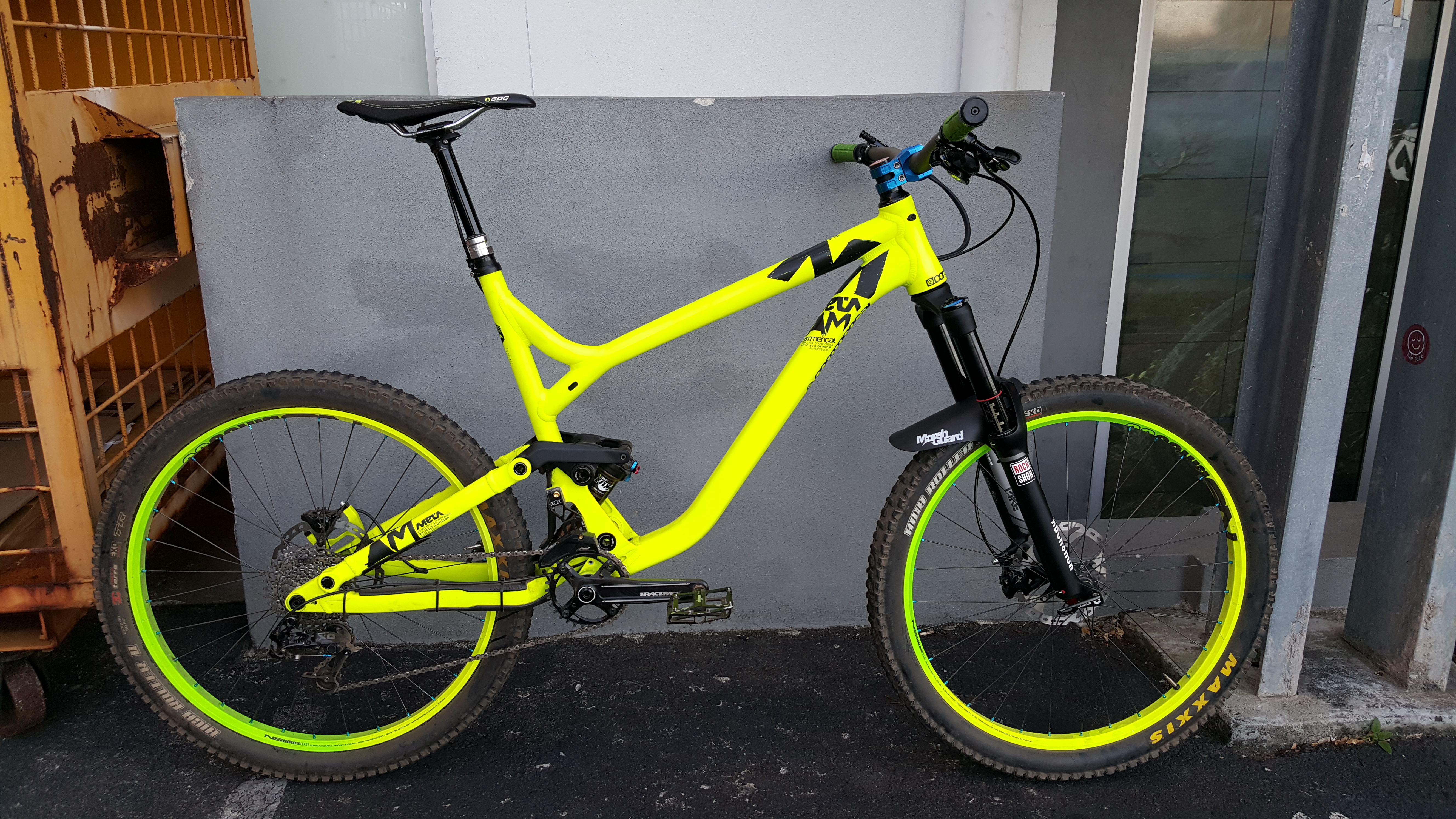 Commencal Meta Am - The goggles, they do nothing. - sagget's Bike Check ...