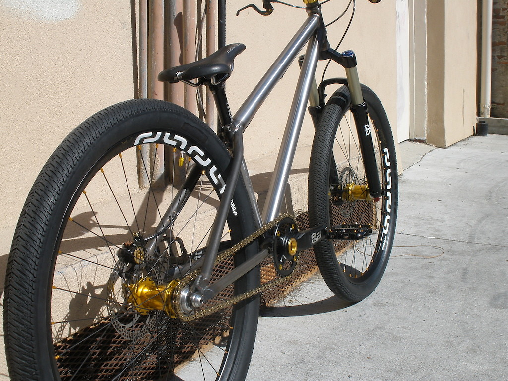 Black Market Edit1 #1 - Ellipsis's Bike Check - Vital MTB