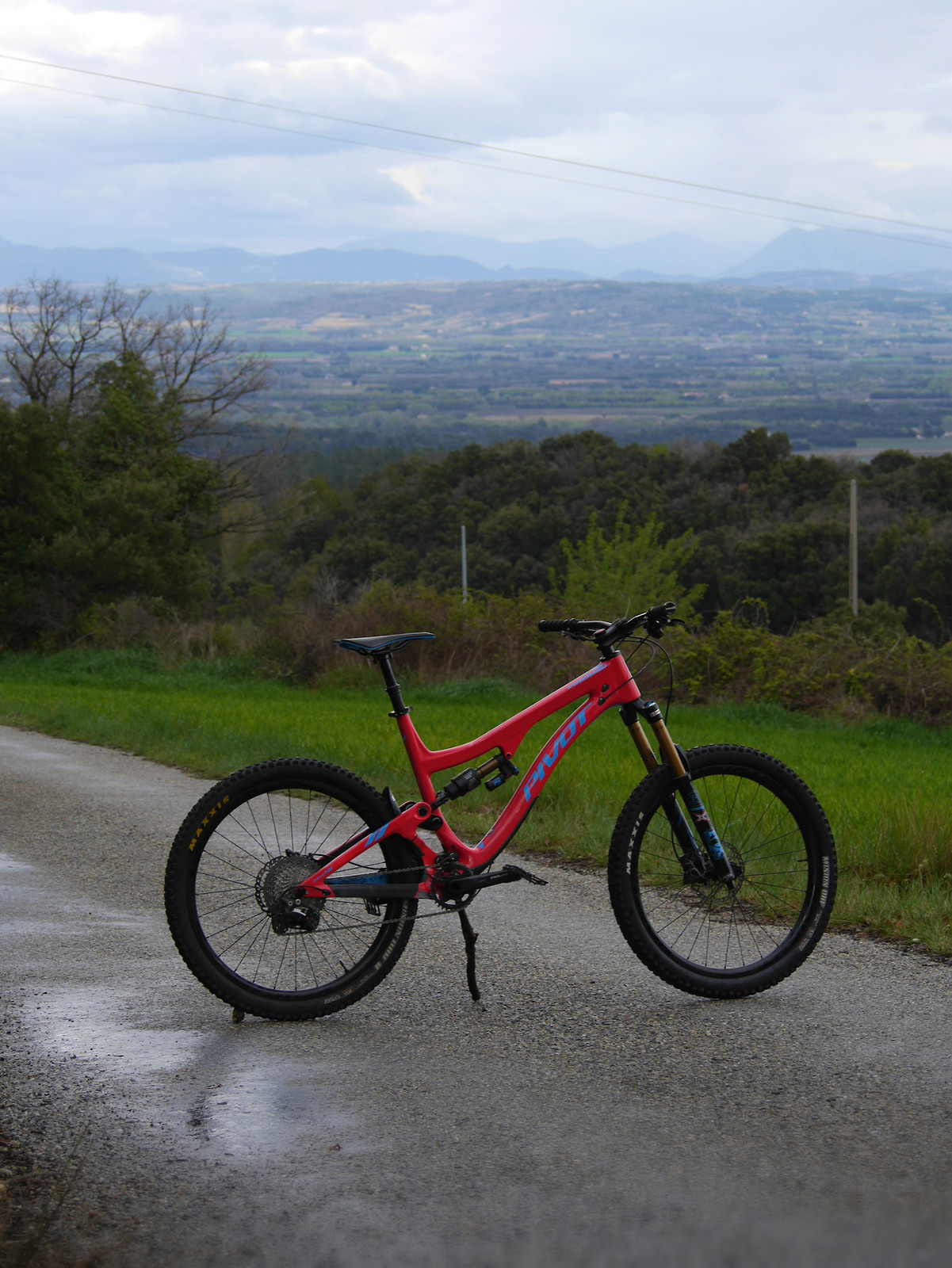 Pivot Cycles Firebird 27.5 (XL) "TchoukTV Edition" - TchoukTV's Bike ...