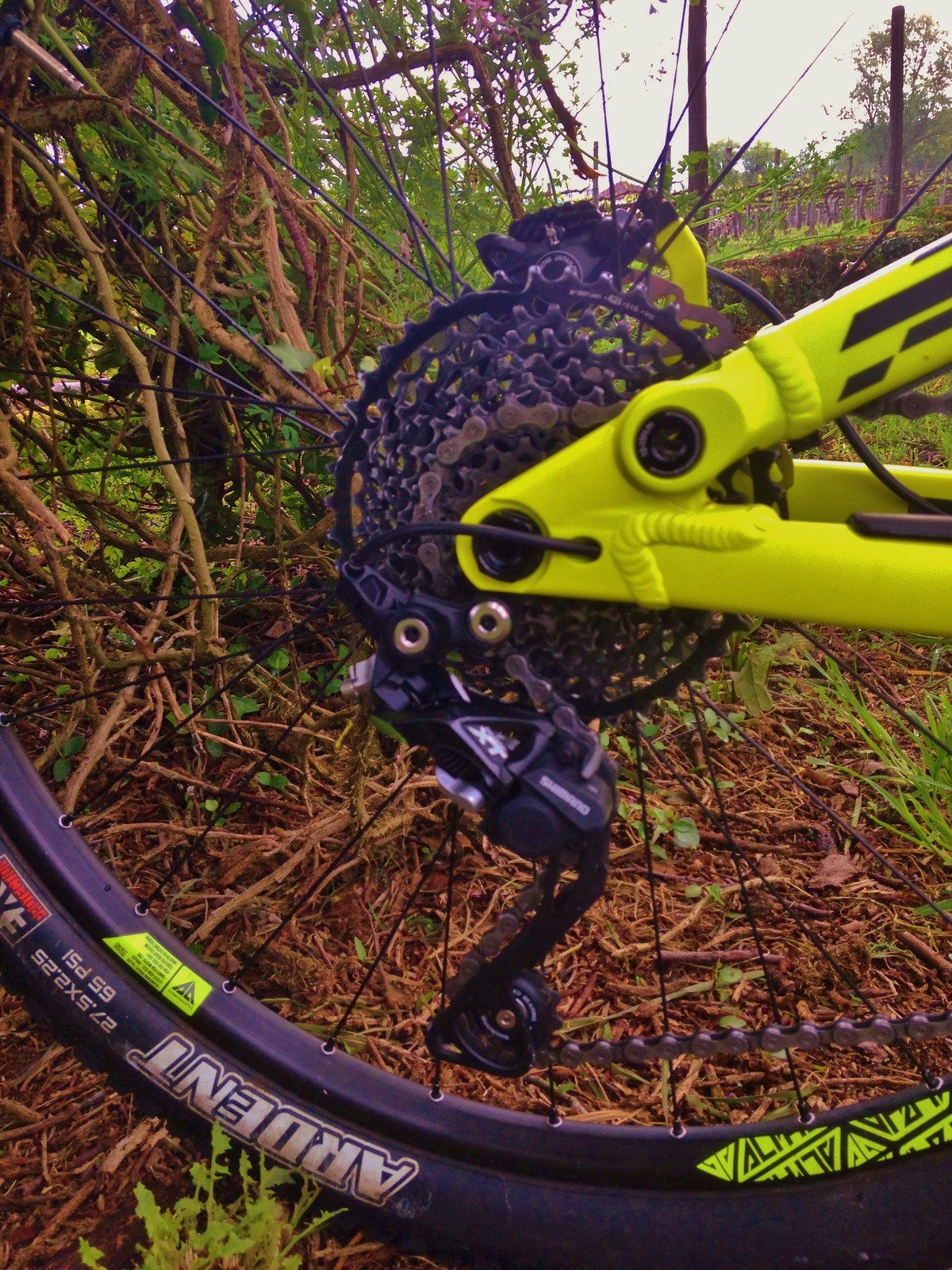 Commencal Meta Am V3 650b «The Yellow Power» - Sandro699's Bike Check ...