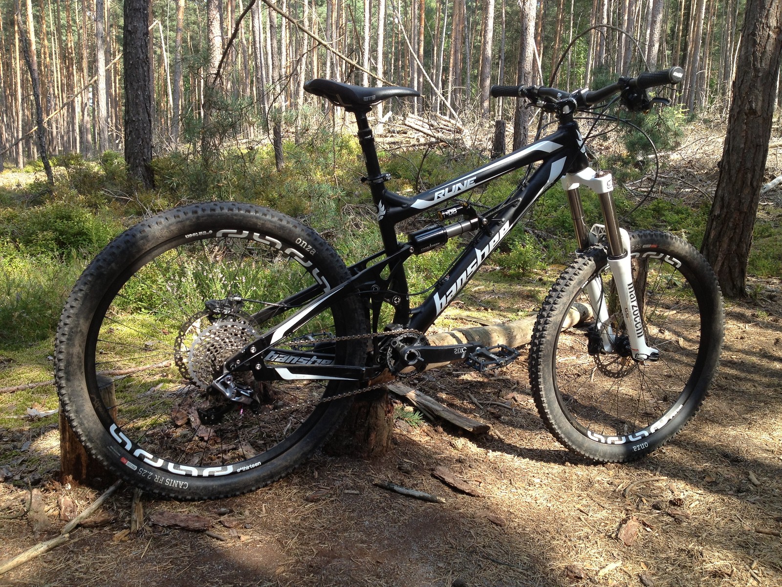 Banshee Rune V2 - p3killa's Bike Check - Vital MTB