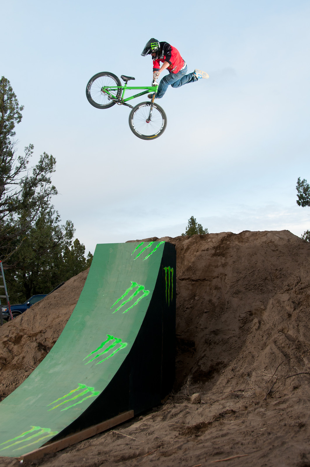 UDUG Jamie Goldman 3 whip - Jamie Goldman - Mountain Biking Pictures ...