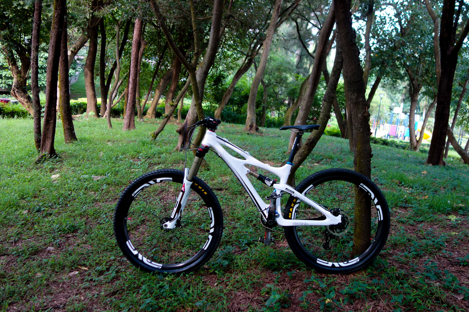 Ibis Mojo SL-R 650b x BOS - hkbugs's Bike Check - Vital MTB