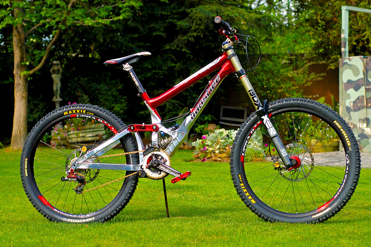 banshee legend - mae's Bike Check - Vital MTB