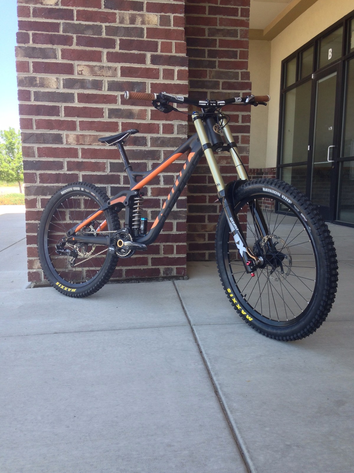 2014 Kona Carbon Supreme Operator - Greener_4's Bike Check - Vital MTB