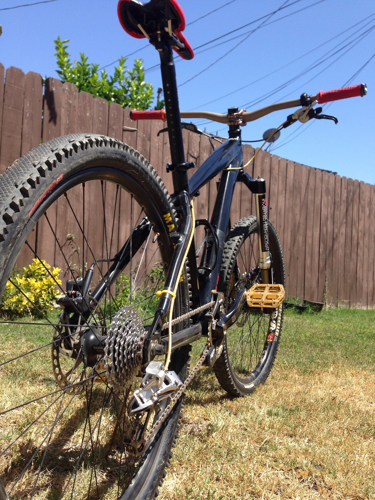 Custom Black Gloss Diamond Back Response - Crankface's Bike Check ...