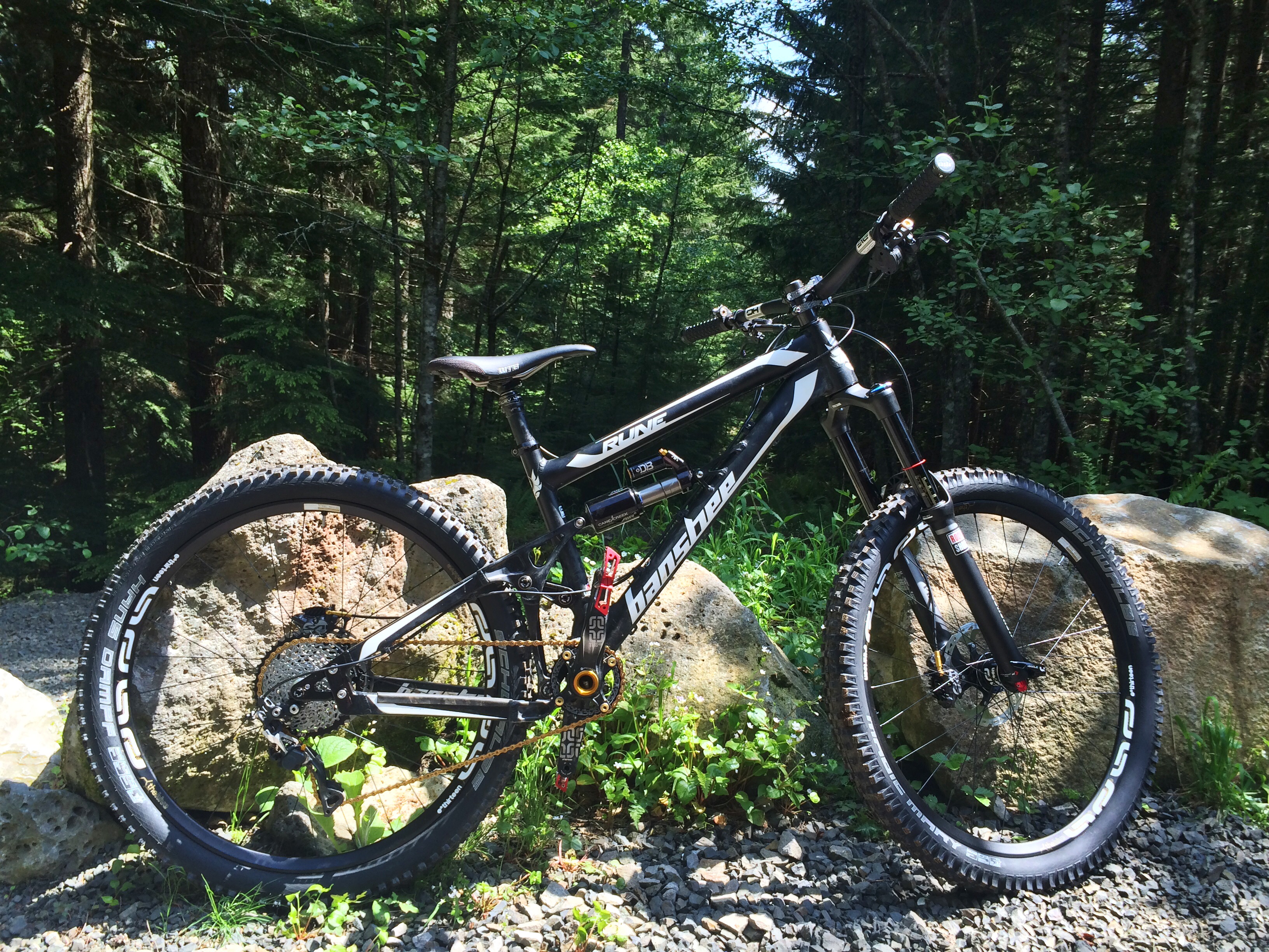 2013 Banshee Rune V2 - Photocycler's Bike Check - Vital MTB