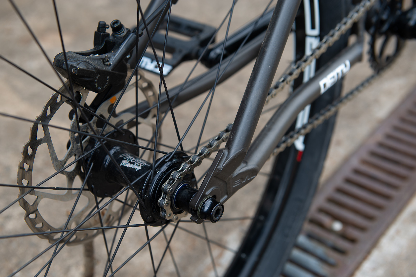 Evil Faction II - iRossum's Bike Check - Vital MTB