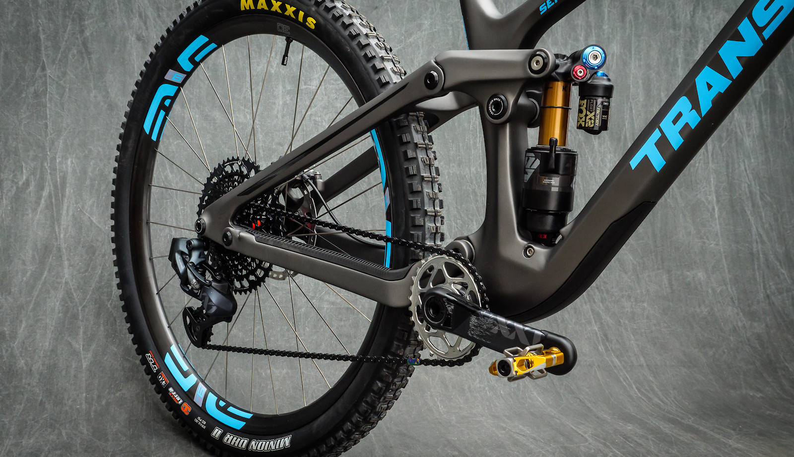 Transition Sentinel V2 - FanatikBikeCo's Bike Check - Vital MTB