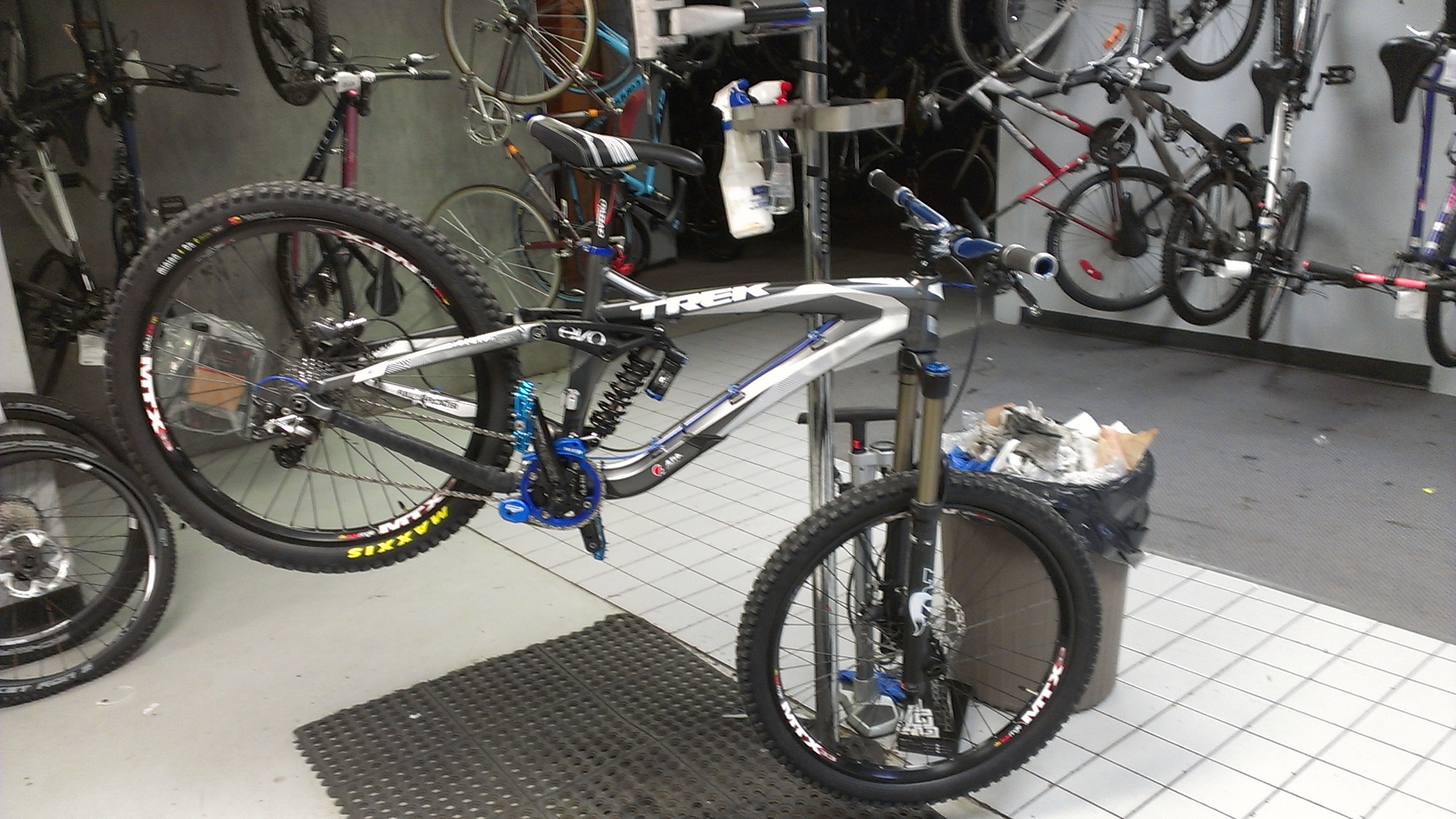 2011 trek scratch 9 - talking spoon's Bike Check - Vital MTB