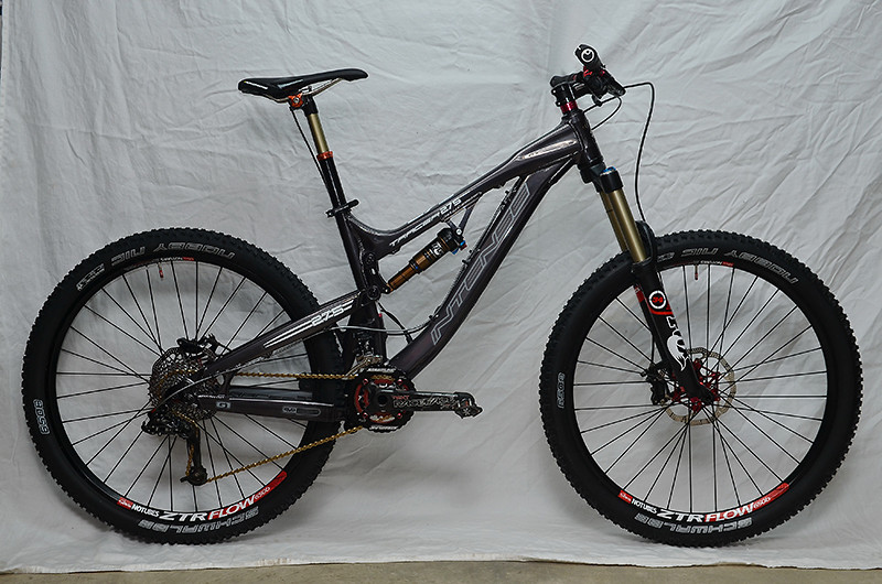 Intense Tracer 275 in Black Chrome - joveya's Bike Check - Vital MTB
