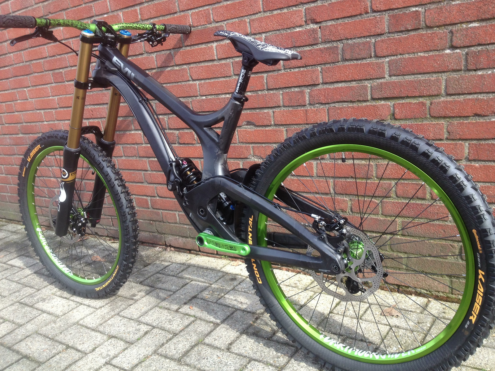 Evil Undead Green Monster - Canadian Dirt's Bike Check - Vital MTB
