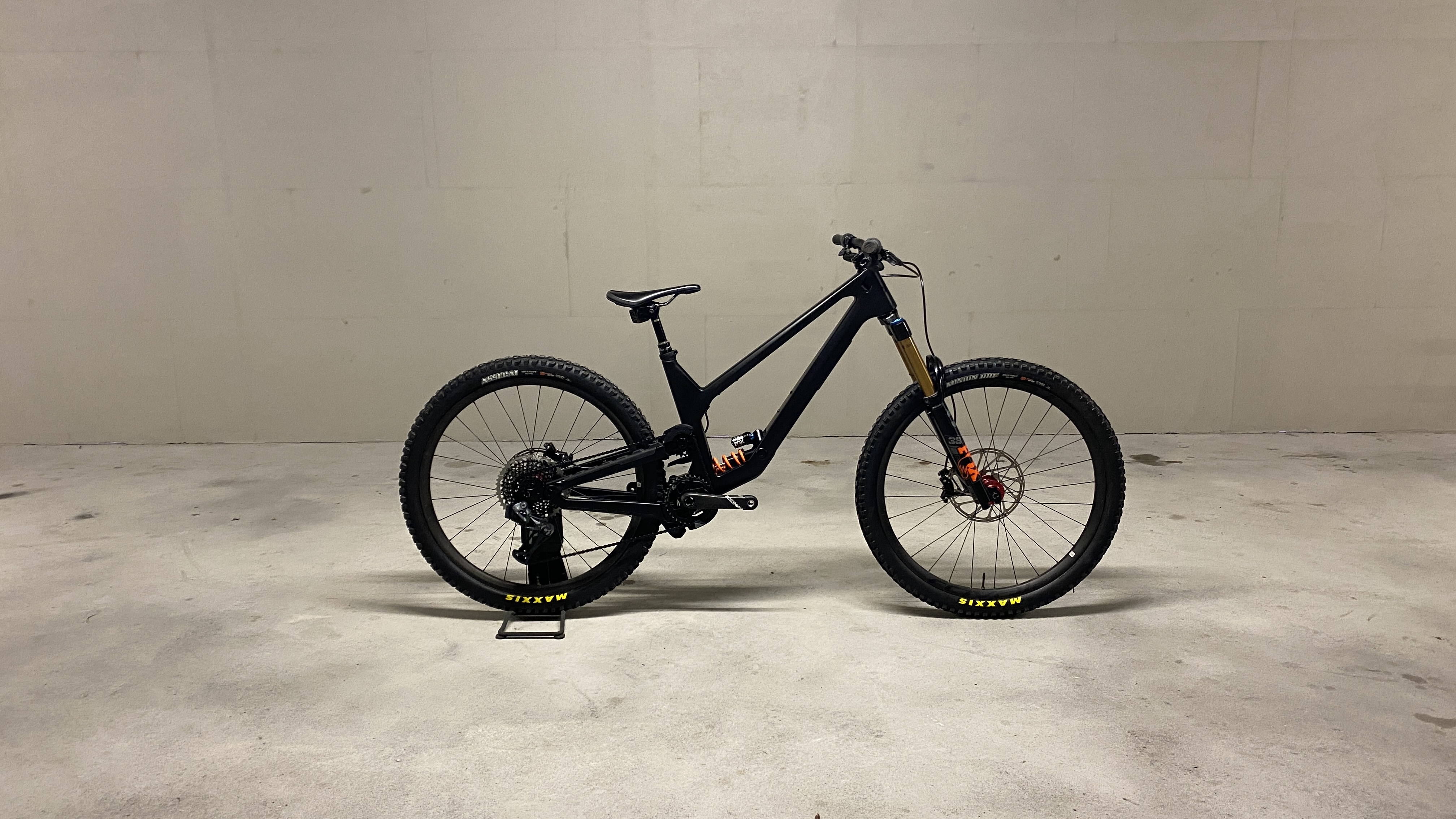 Norco Range C1 Custom - jc.ladriere's Bike Check - Vital MTB
