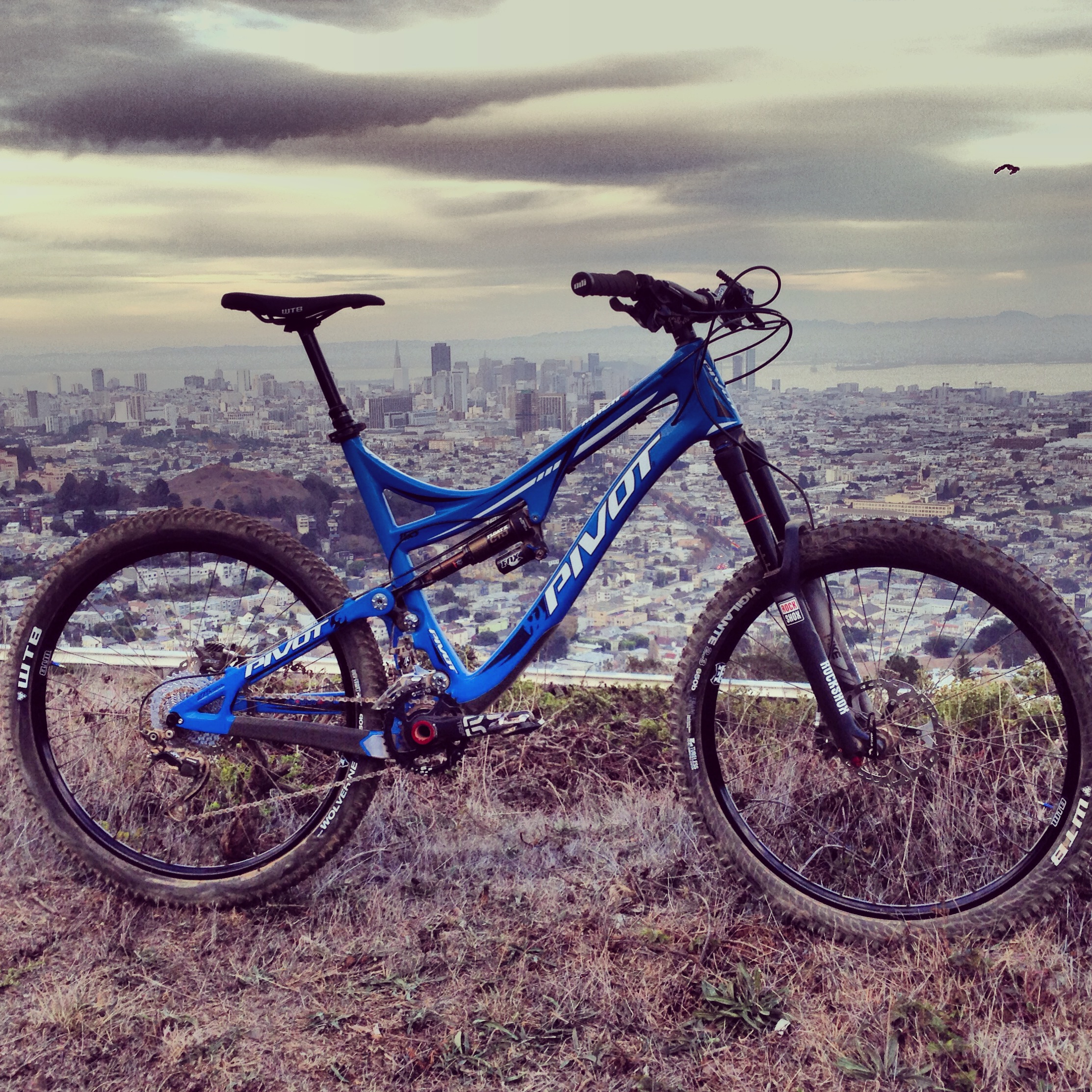 Pivot Mach6 : Blue is faster! - ryansod's Bike Check - Vital MTB