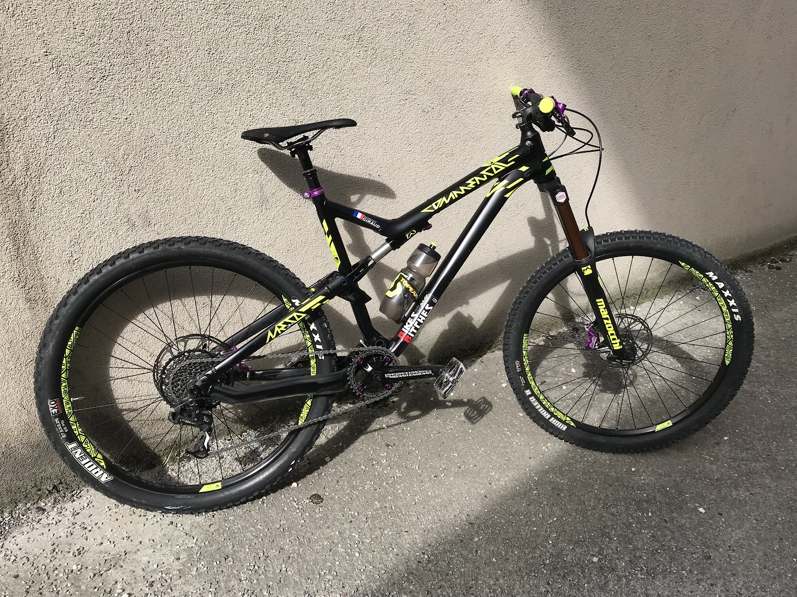 COMMENCAL Meta V4 Yellow/Purple - RomOne73's Bike Check - Vital MTB