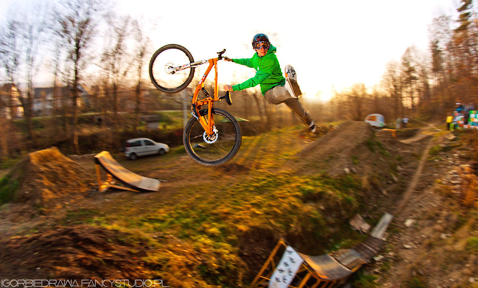 kick ass superman - suskirtb - Mountain Biking Pictures - Vital MTB