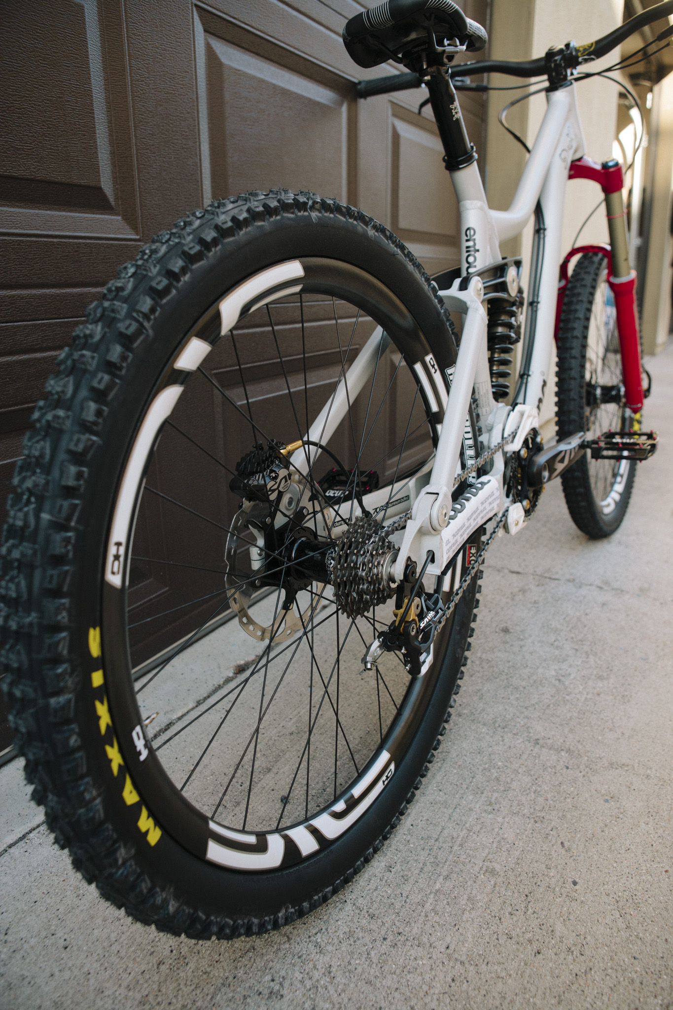 Custom Entourage - 26only's Bike Check - Vital MTB