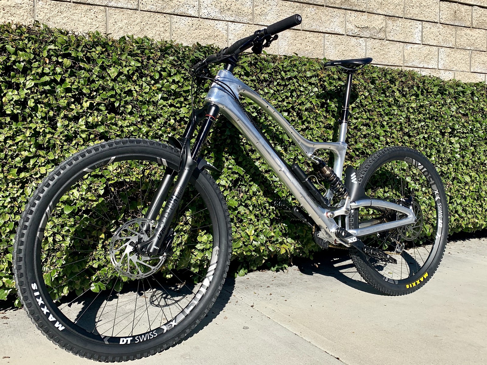 Pole Machine - 0xDEADBEEF's Bike Check - Vital MTB