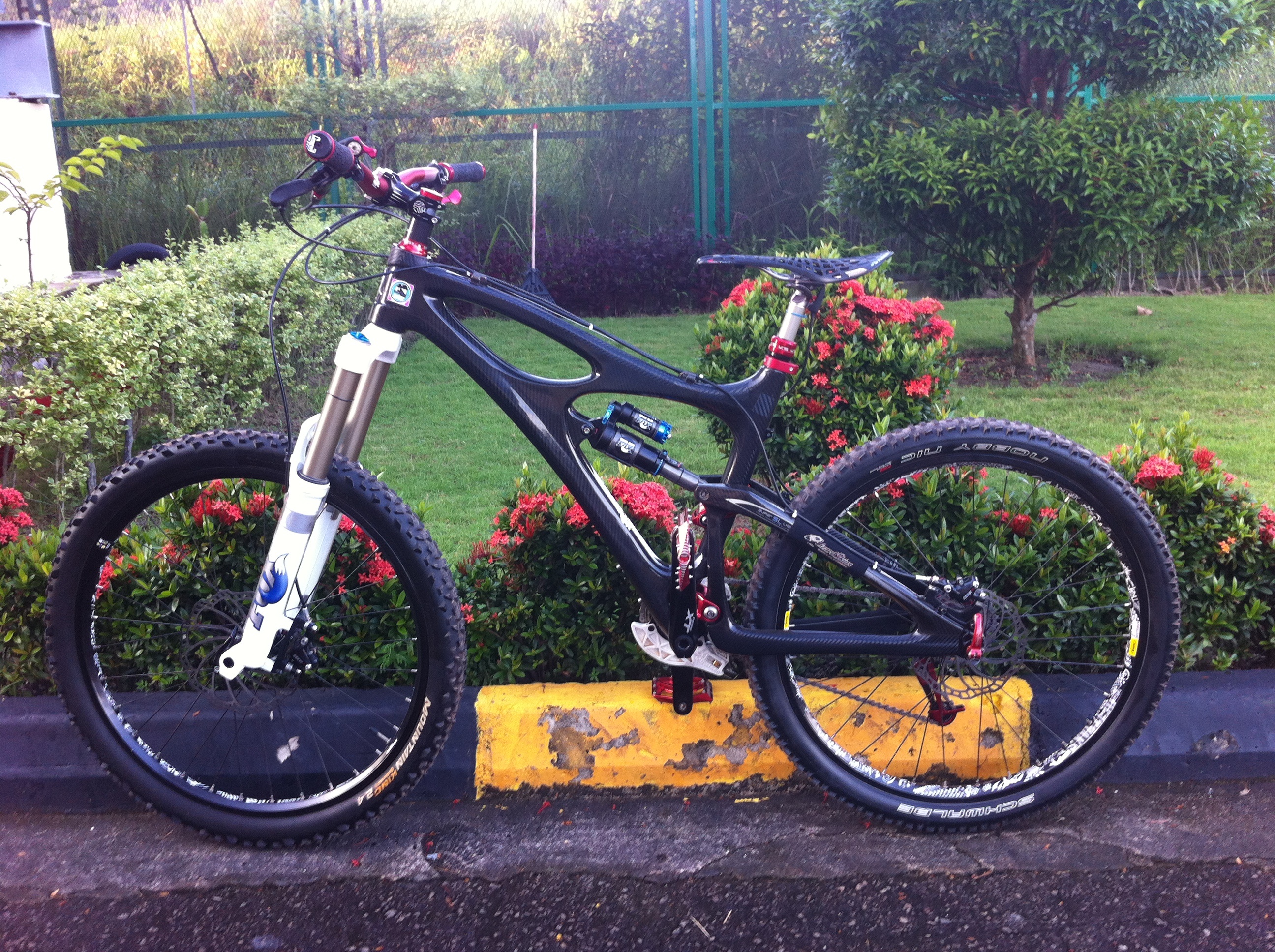 Mojo SL custom built - IHSAAN's Bike Check - Vital MTB