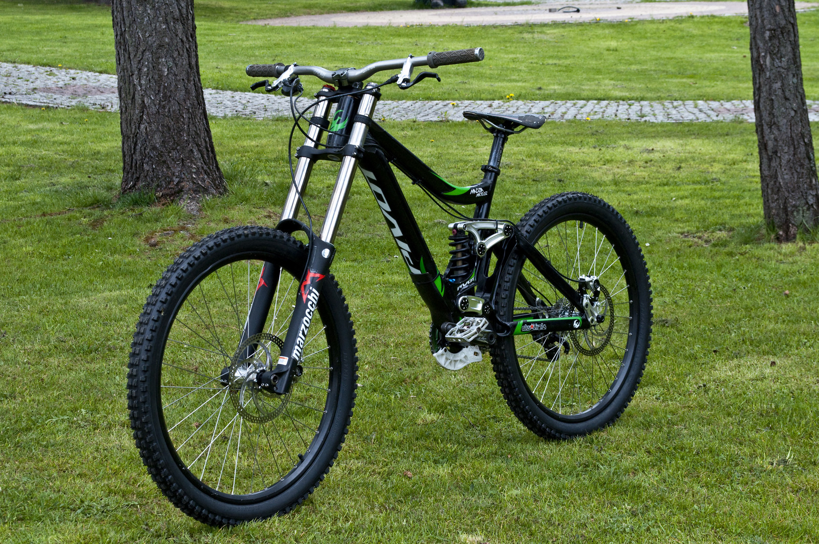 Pivot Phoenix DH - mmadzia's Bike Check - Vital MTB