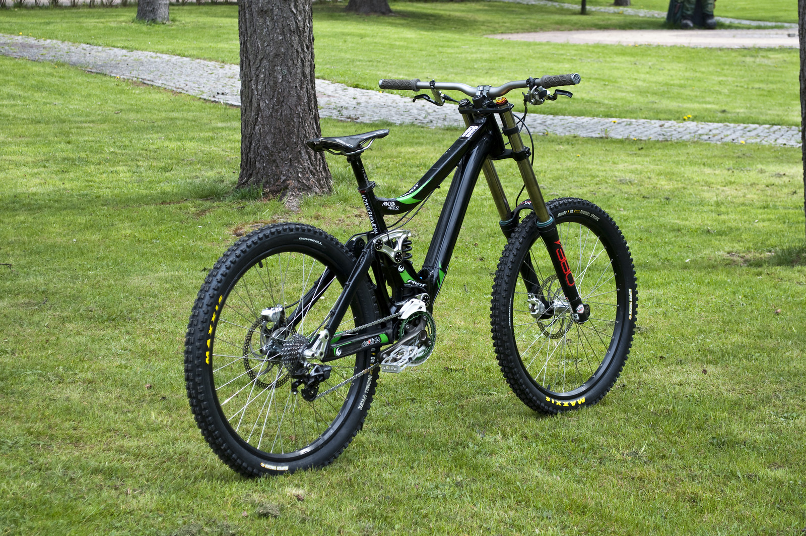 Pivot Phoenix DH - mmadzia's Bike Check - Vital MTB