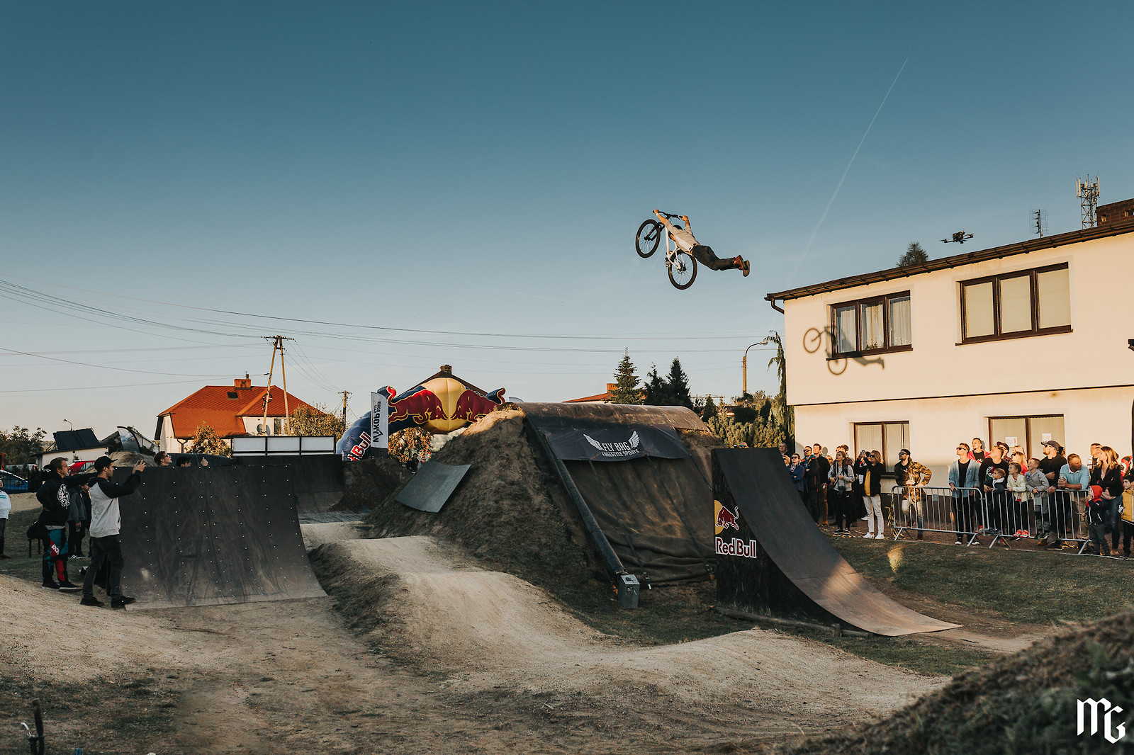 Przemek Abramowicz- superman - Kick!Photo - Mountain Biking Pictures ...