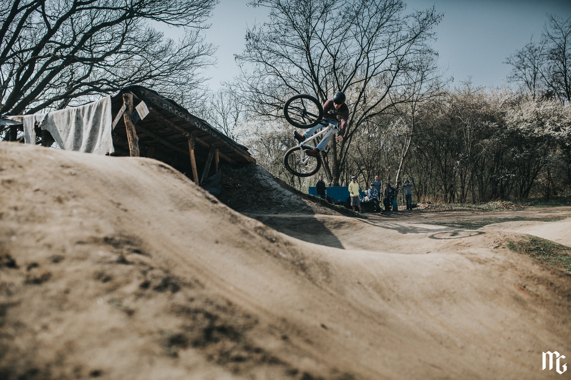 Table top - Kick!Photo - Mountain Biking Pictures - Vital MTB