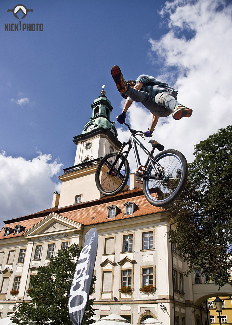 can can - Kick!Photo - Mountain Biking Pictures - Vital MTB