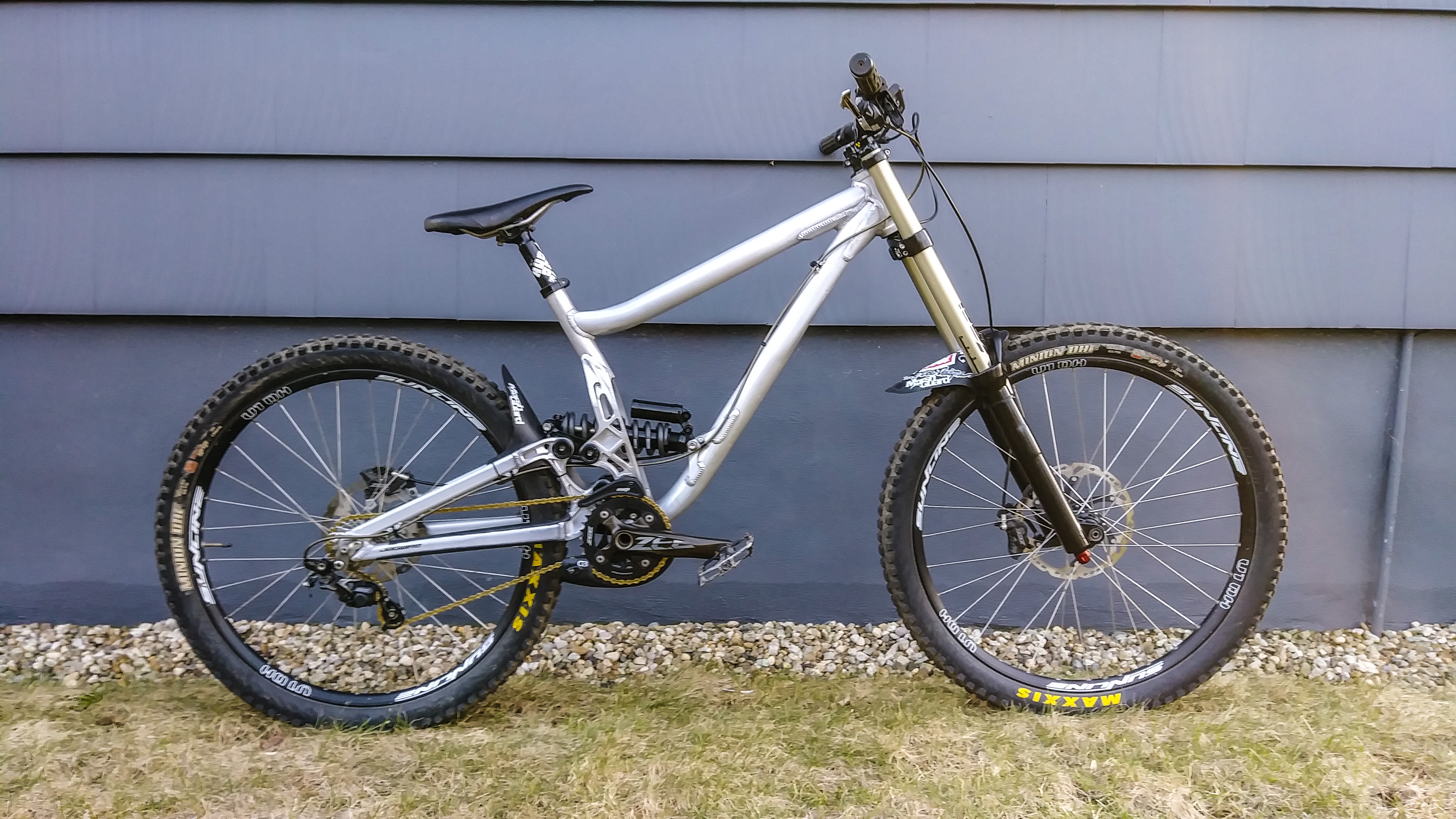'13 Turner DHR Raw+Gloss - Volta55's Bike Check - Vital MTB