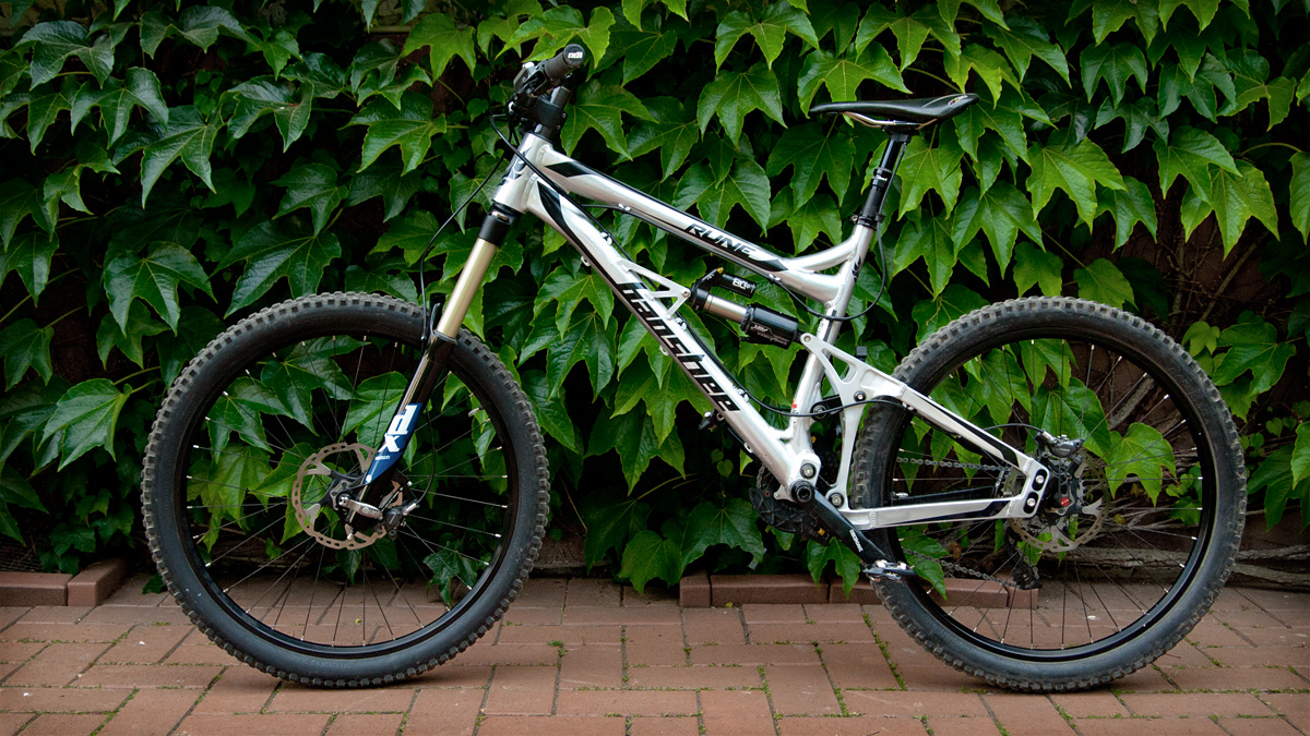 Banshee Rune V2 - Joz's Bike Check - Vital MTB
