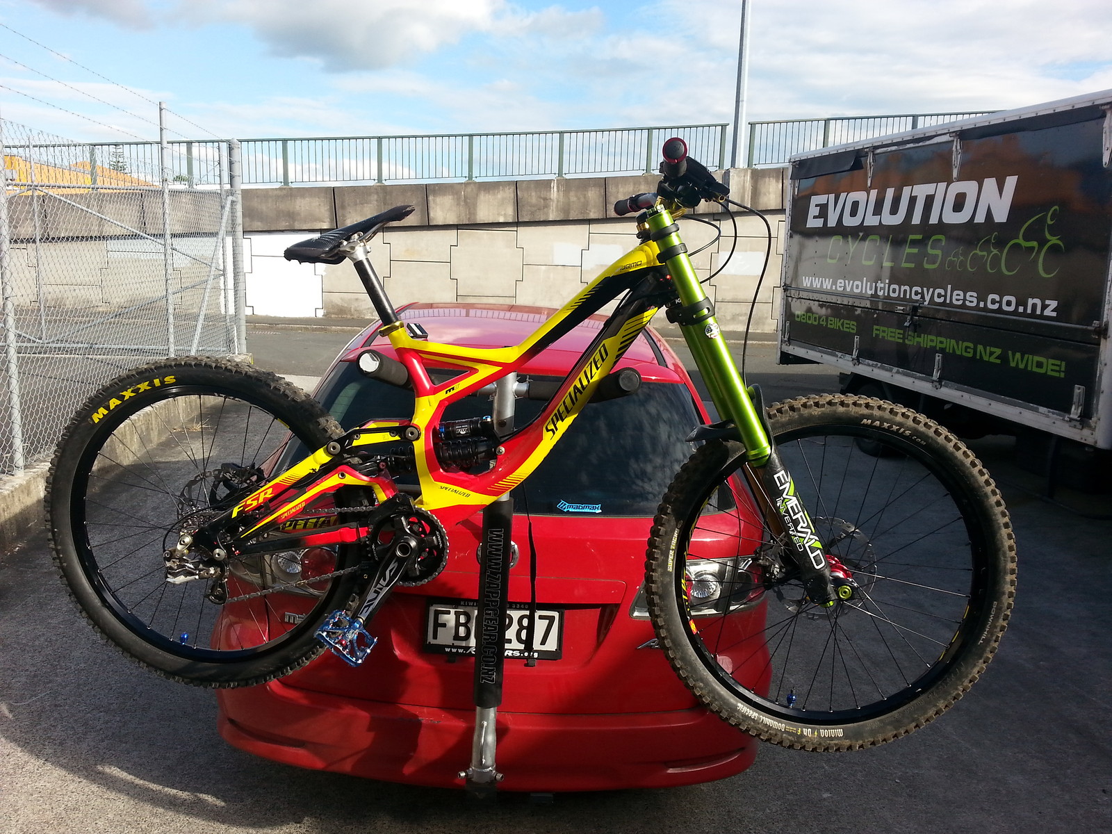 Specialized Demo 8 custom build - demo4life's Bike Check - Vital MTB