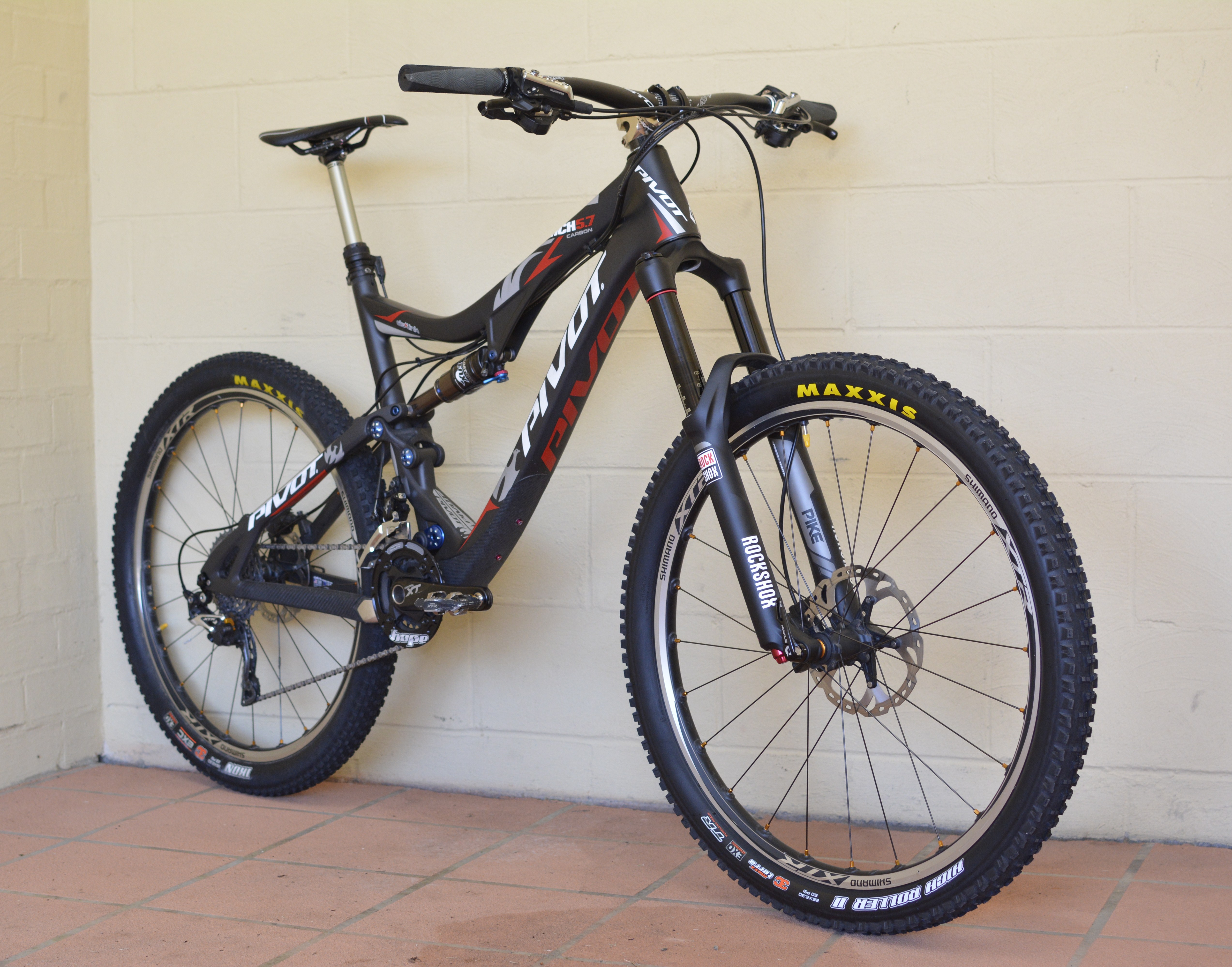 Pivot Mach 5.7 Carbon Enduro Style - Dano_mtb's Bike Check - Vital MTB