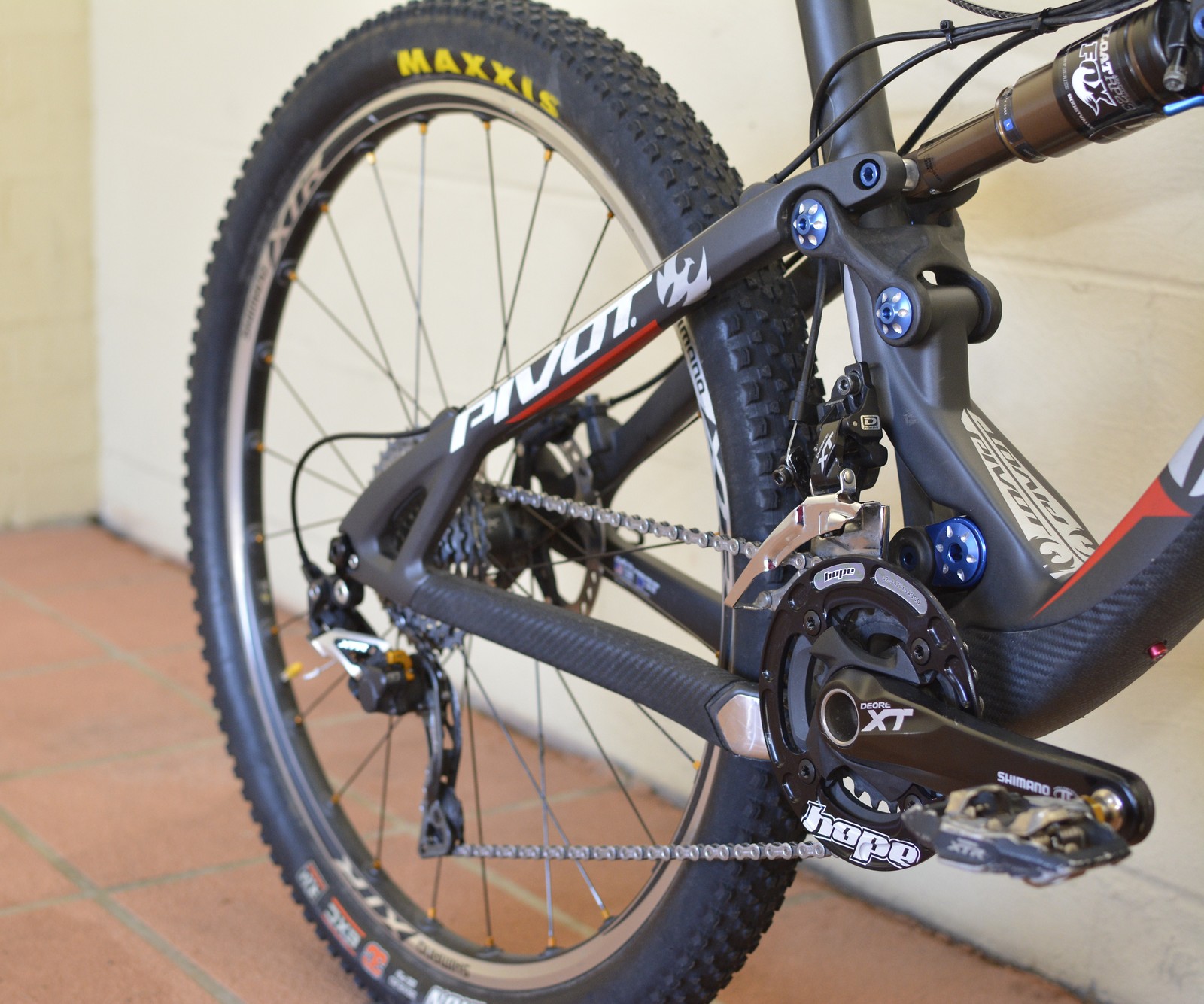 Pivot Mach 5.7 Carbon Enduro Style - Dano_mtb's Bike Check - Vital MTB