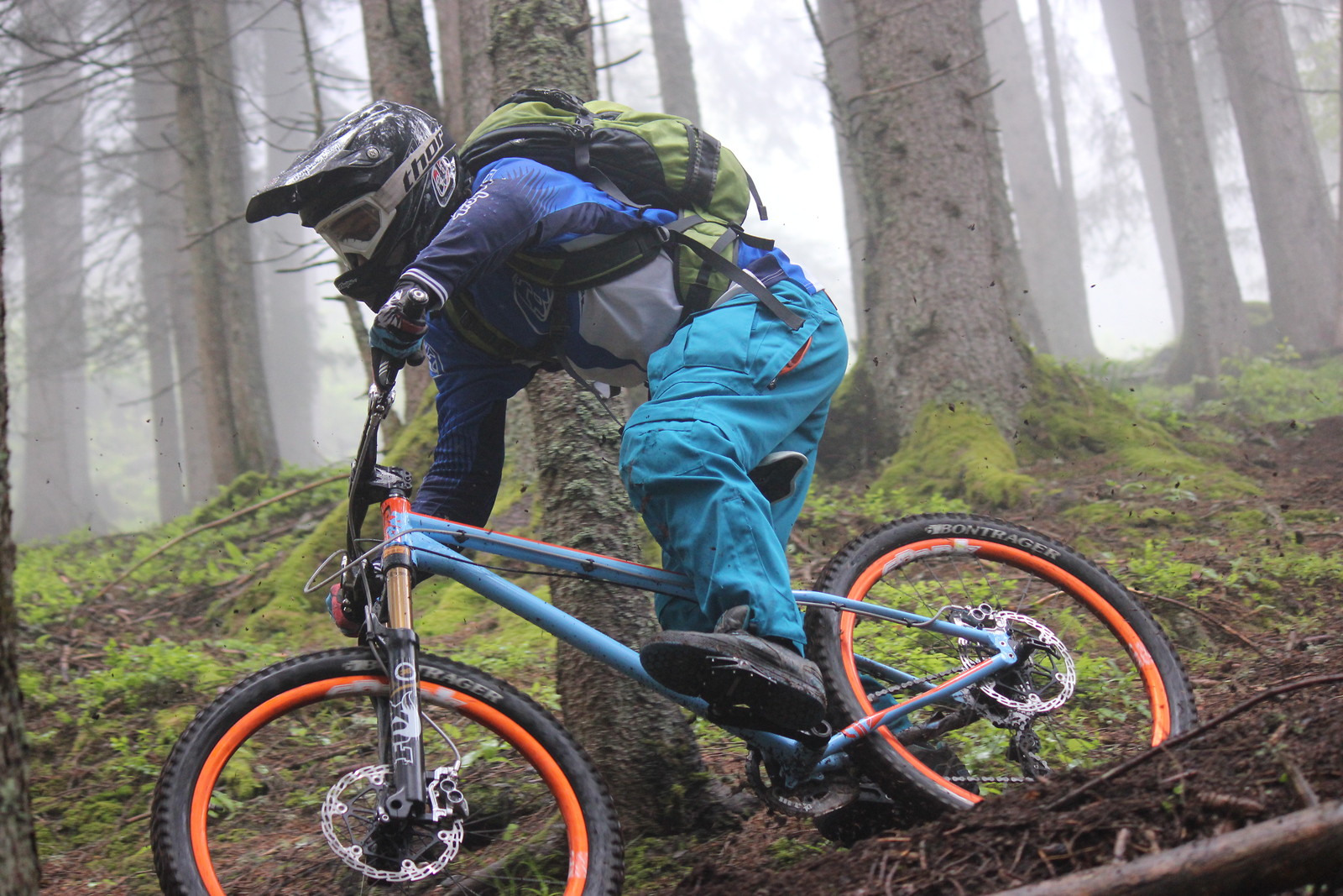 Production Privee Shan 917 - Enforcer's Bike Check - Vital MTB