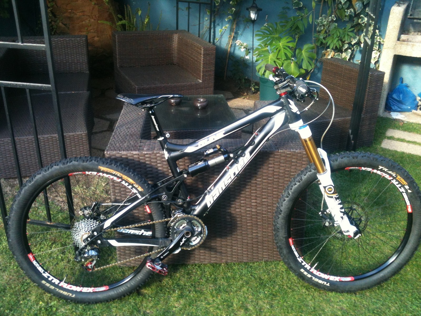 AKA Gnarly Slayer (Banshee Rune v.2) - maelo420's Bike Check - Vital MTB