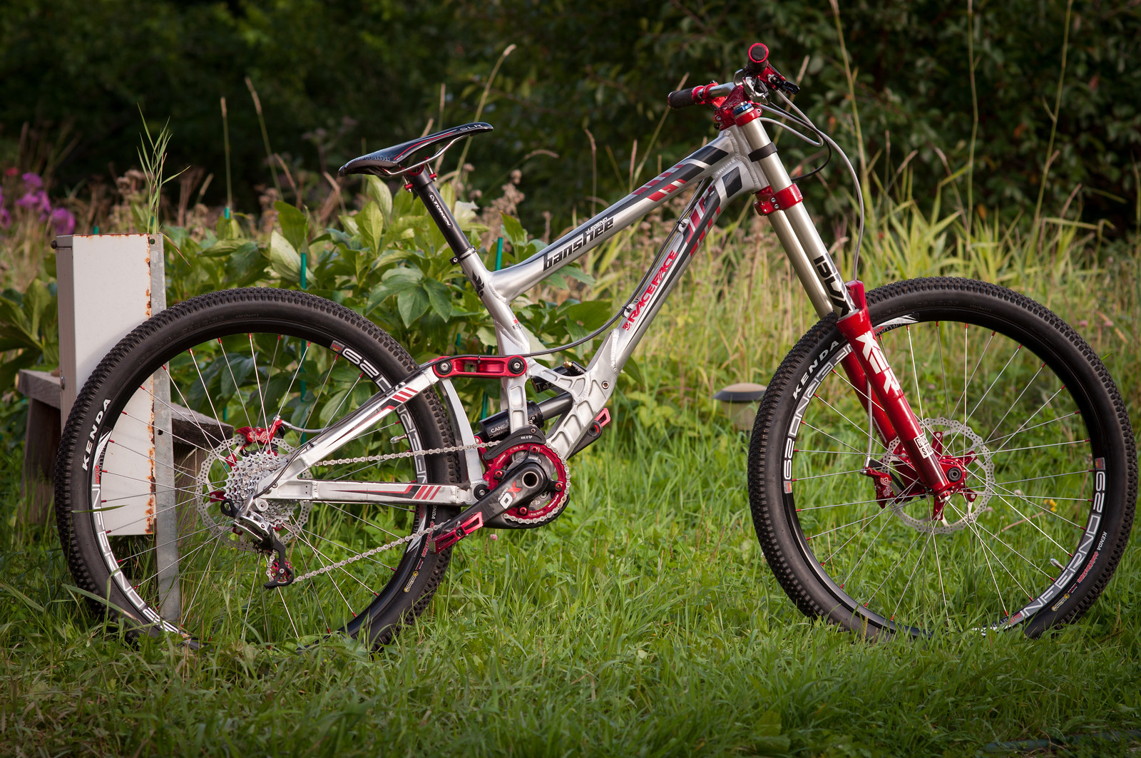 Banshee Legend 2013 - Flenderr's Bike Check - Vital MTB
