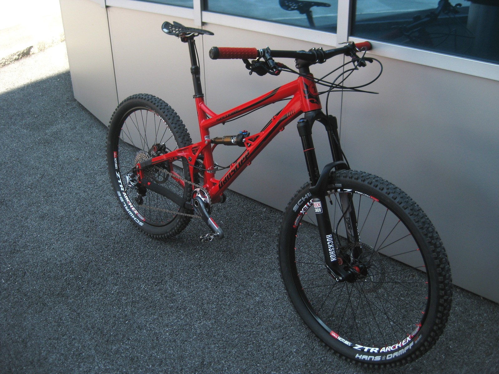 Banshee Spitfire V2 - Cirest's Bike Check - Vital MTB