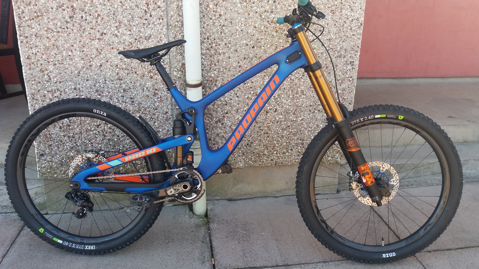 Propain Rage CF First Edition - Bítel's Bike Check - Vital MTB