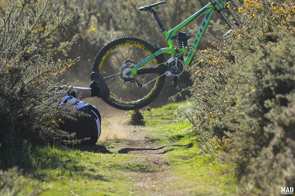 Scratch my back - madproductions - Mountain Biking Pictures - Vital MTB