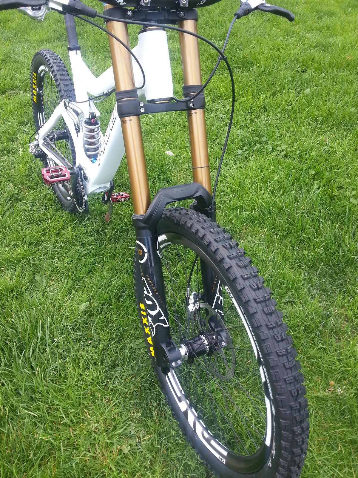 Pivot Phoenix - Kyle Lockwood's Bike Check - Vital MTB