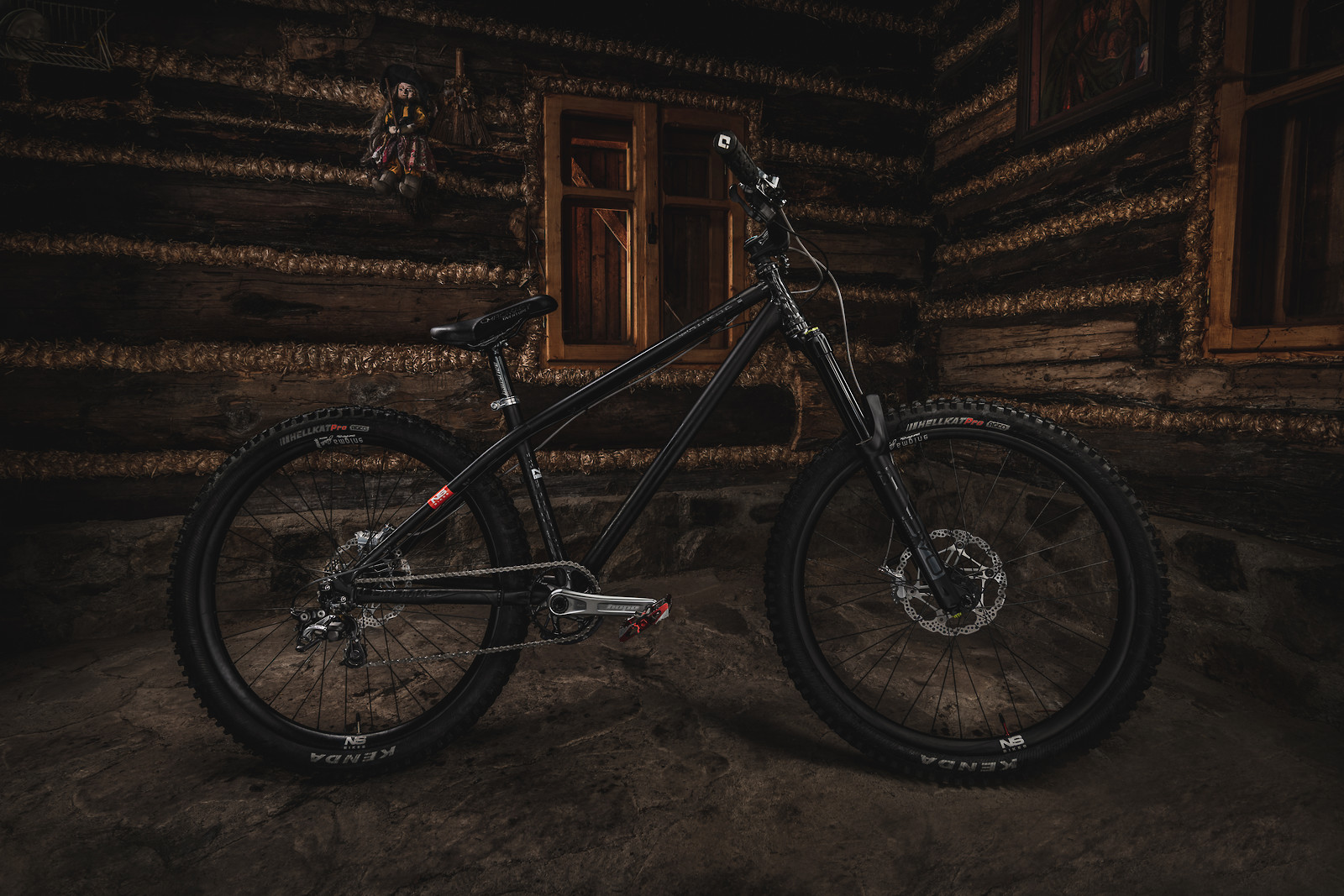 NS Bikes Surge EVO + DVO Diamond D1 - Banan's Bike Check - Vital MTB