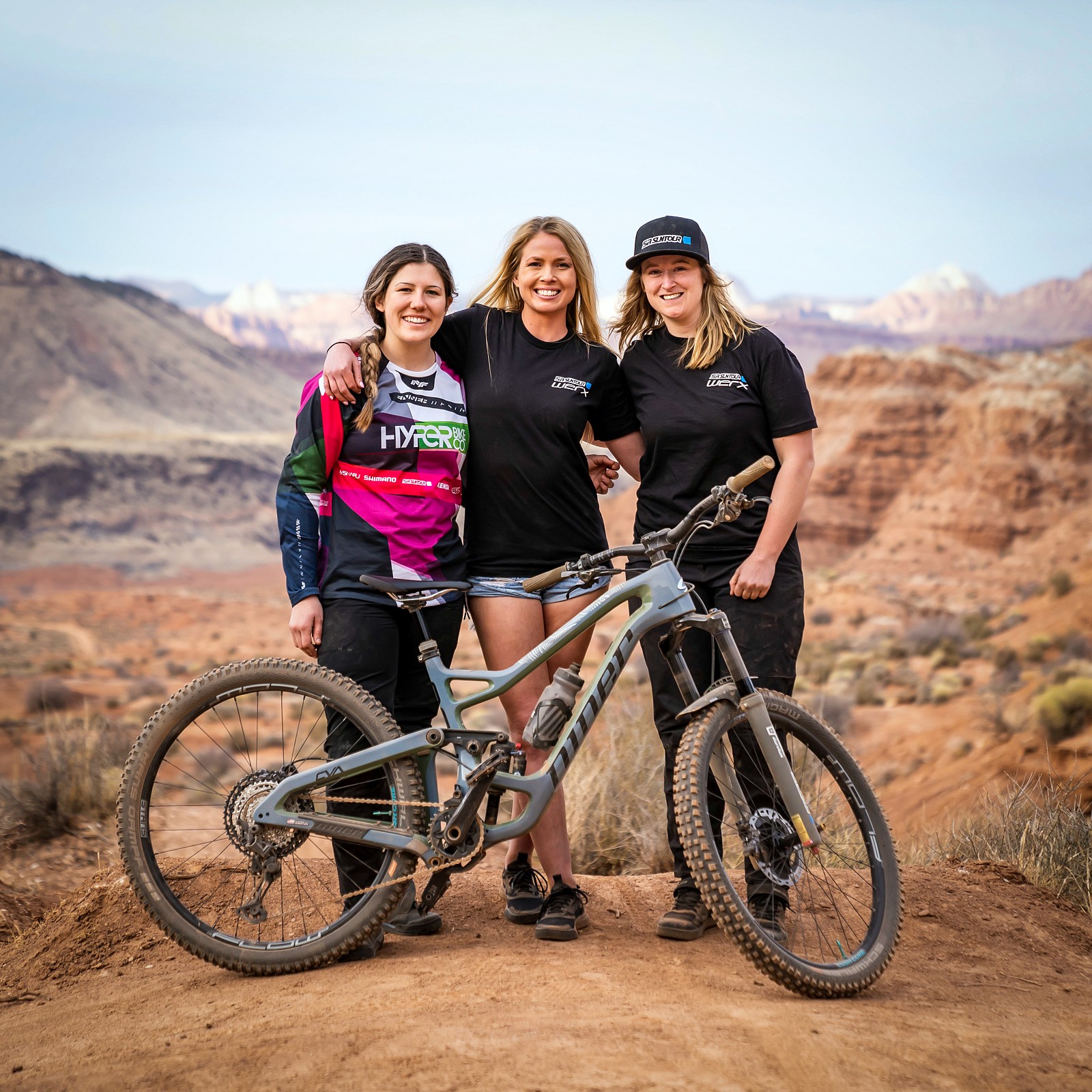 Jordy, April and Brook - SRSuntour - Mountain Biking Pictures - Vital MTB